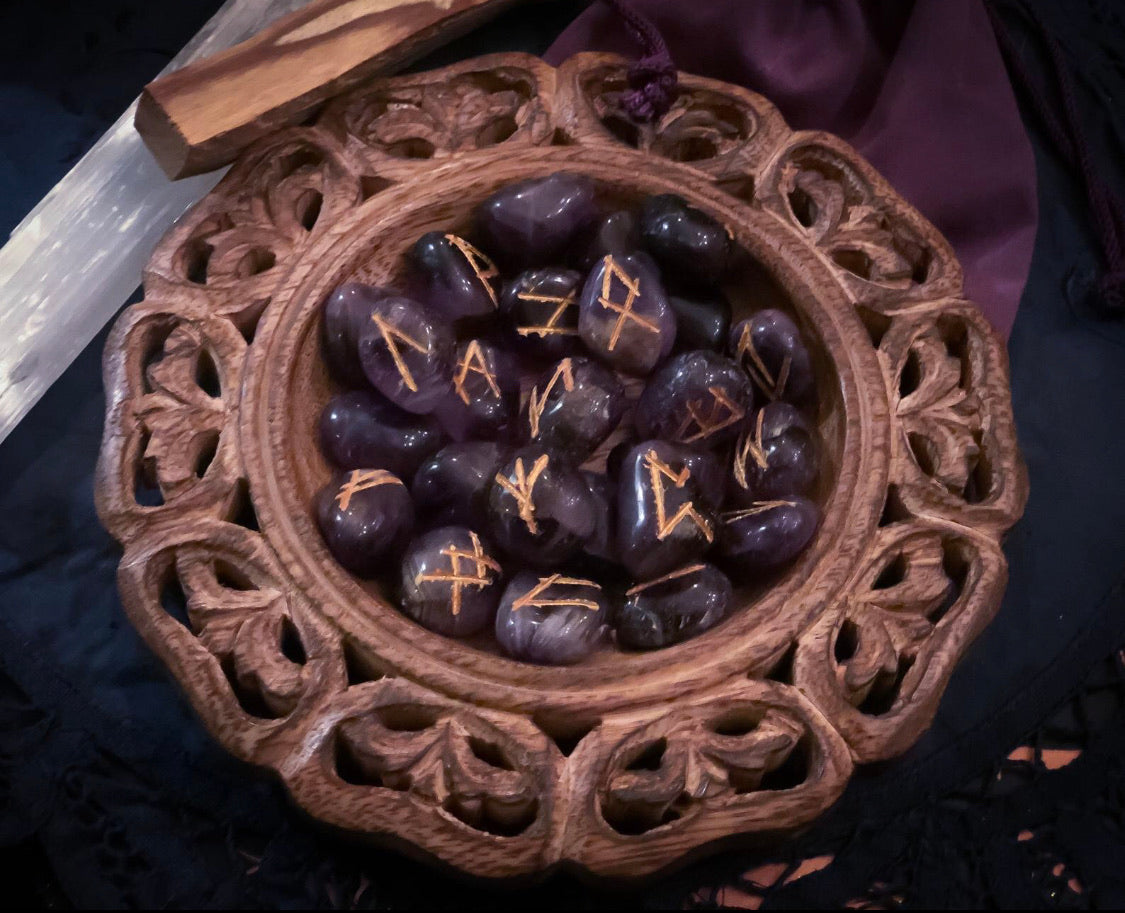 RUNE SETS – thornandmoon